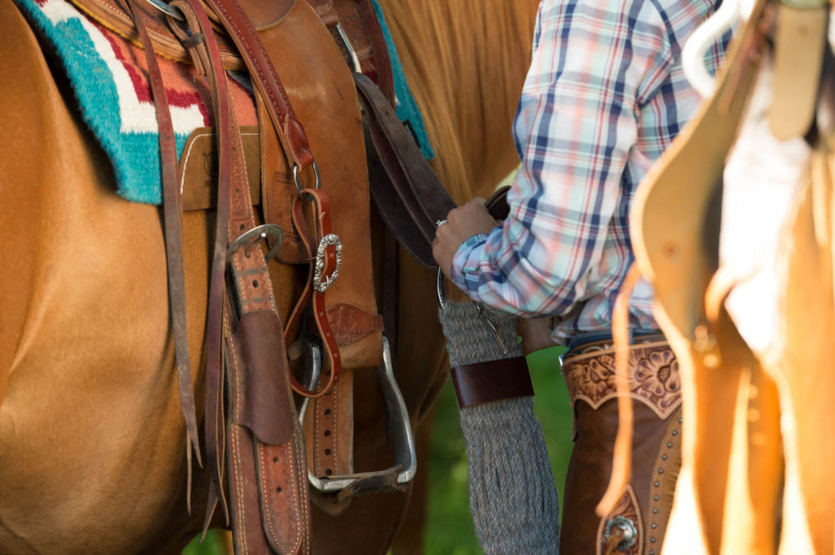 Guide to Cinches – Weaver Equine